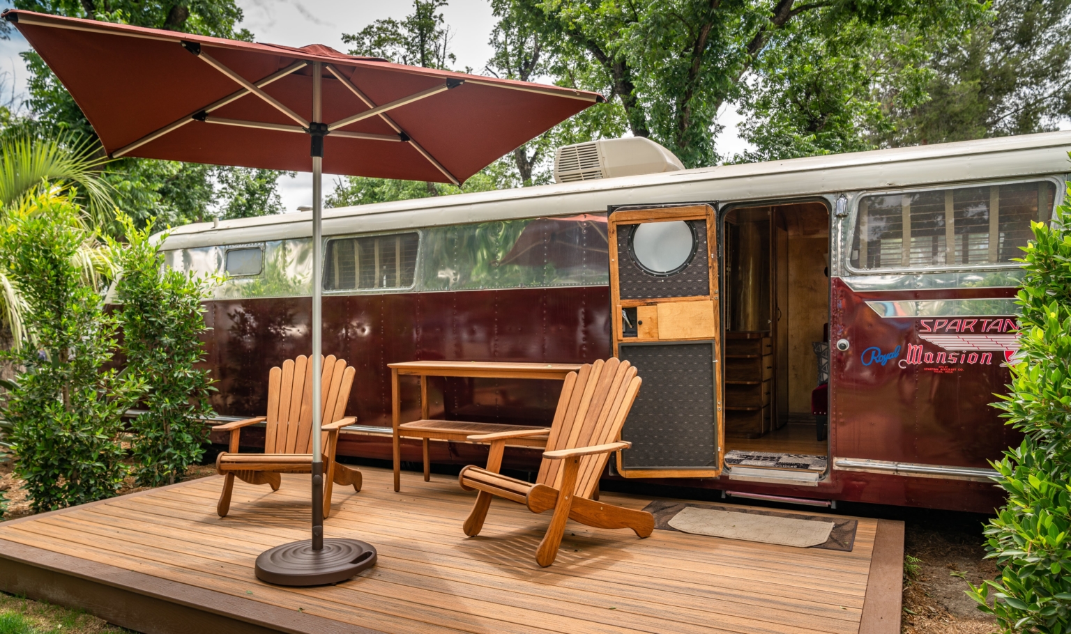 The Popularity of Glamping in Vintage Camper Trailers - Camp California